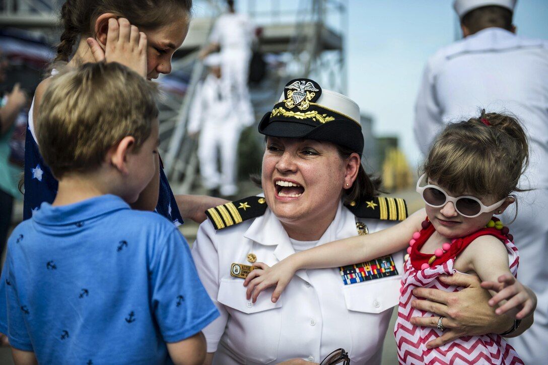 Military Moms: 3 Reasons They're The Best – USAMM